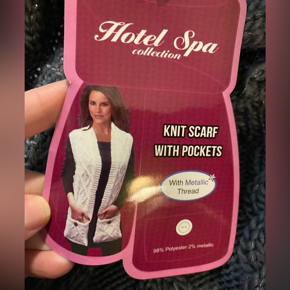 Hotel Spa | Accessories | Nwt Knit Scarf With Pockets And Knit Gloves ...